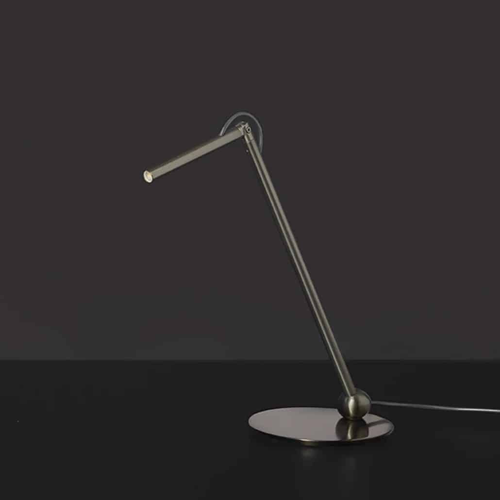 Calamaio Tavolo Oluce lampada a luce diretta e orientabile | Prisma Light